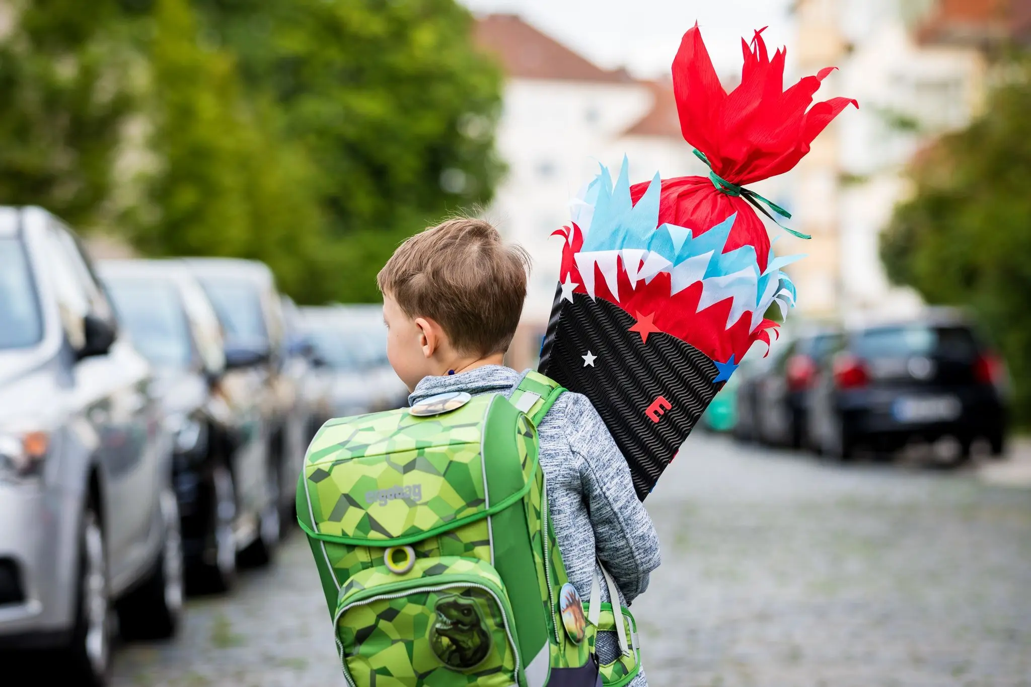 Schultüte basteln für Schulanfänger: So entsteht der Kegel