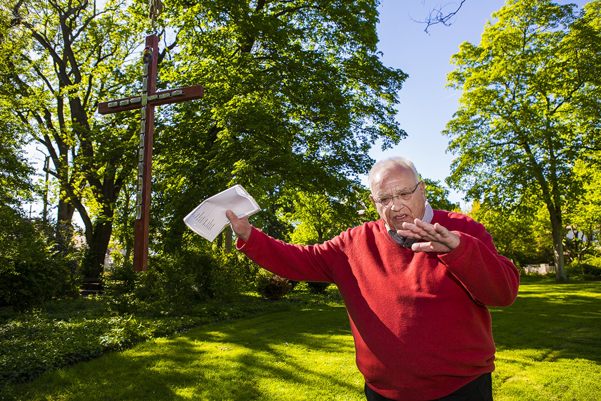 Die Skulptur "Anstoss oder Provokation" von Eberhard Spitzer im ...