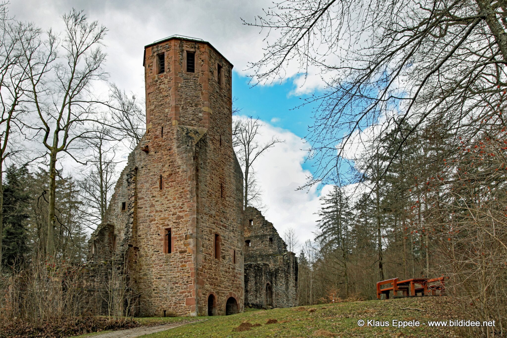 Ruine St. Barbara-Kapelle, Langensteinbach, heute Vormittag