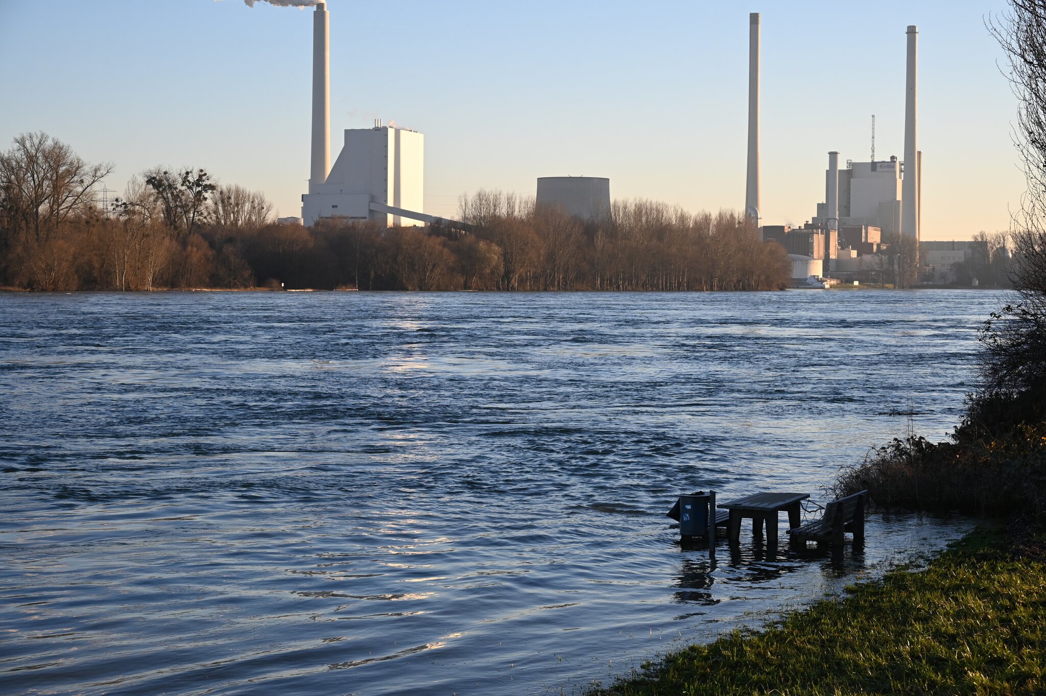 Rheinhochwasser vor einem Jahr 23.12.2023 bei 7,50 m